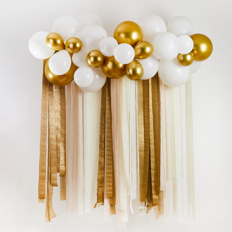 Gold Metallic Balloon & Streamer Backdrop Set – Party Zone